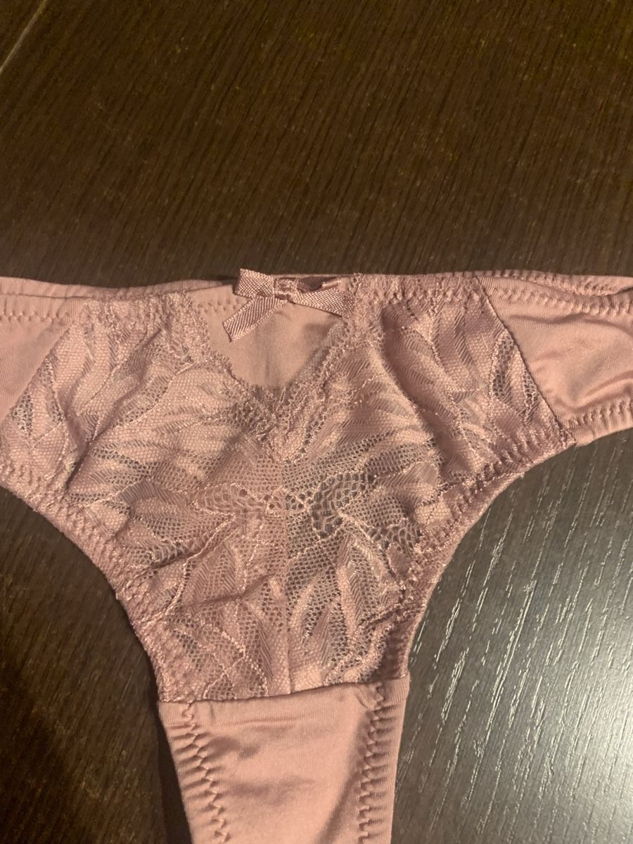 2 String neuf taille S (Neuf (Voir description)) à Domdidier pour CHF 6 ...