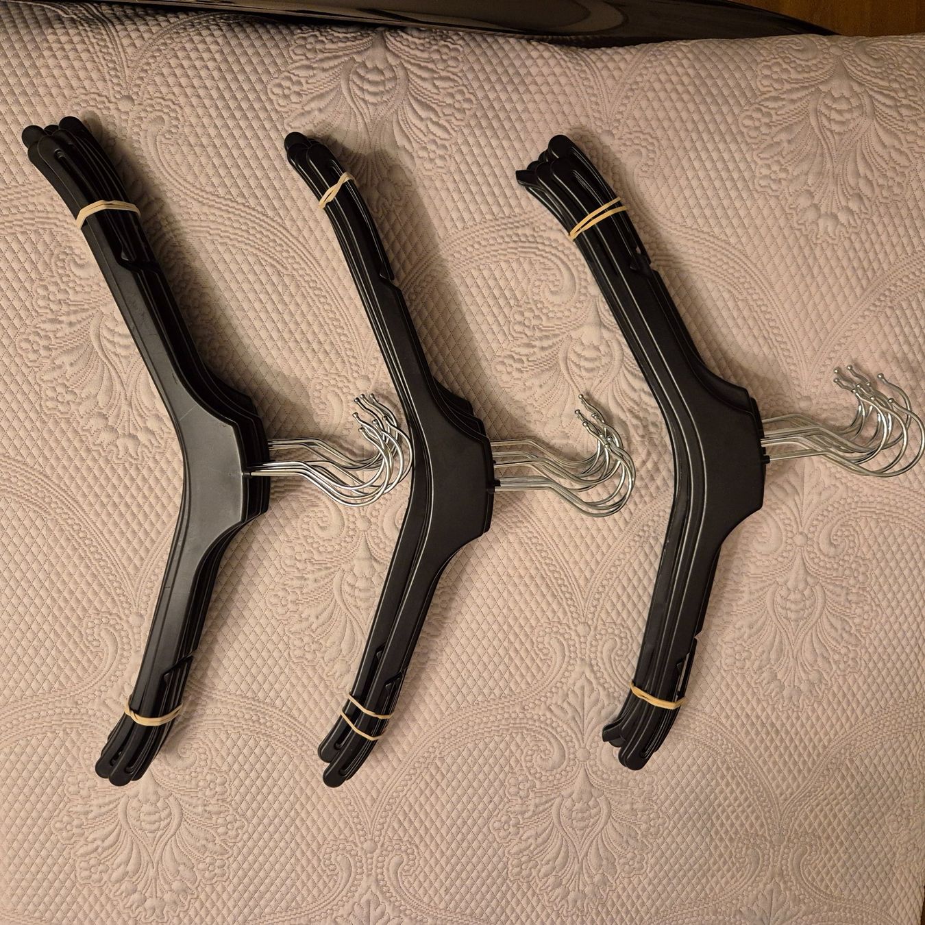 30 Kleiderbügel Schwarz, Kunststoff, Stabil - Top Zustand! (Gebraucht ...