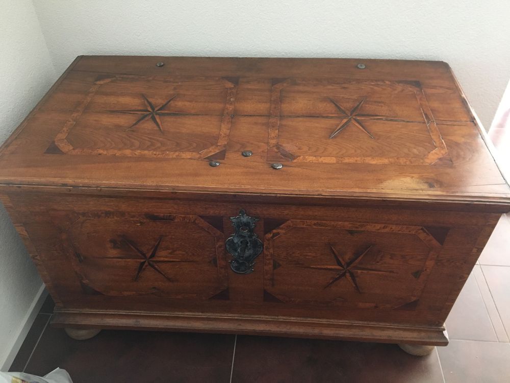 Magnifique coffre/bahut ancien marqueté | Kaufen auf Ricardo
