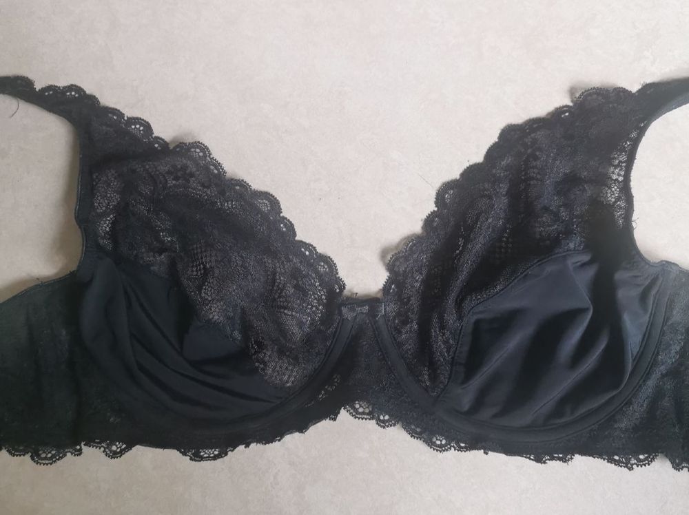 Schwarzer BH mit Spitze (Gr. 75E) von Beldona (Gebraucht) in Zürich für ...