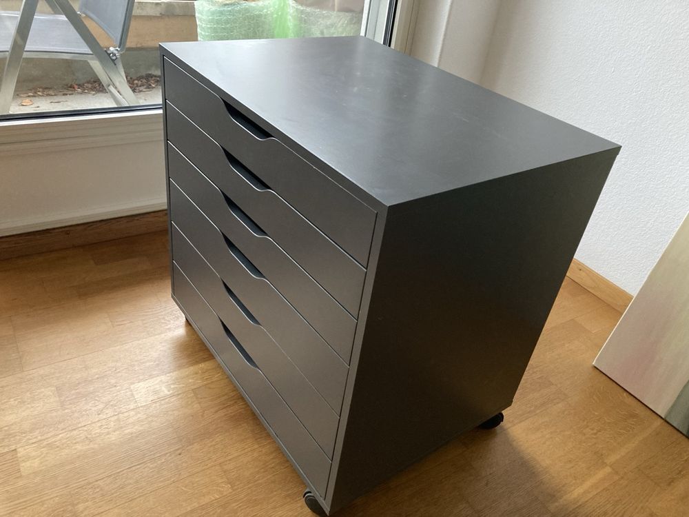 Stylish Grey Rolling Drawer Unit (Gebraucht) in Zürich für CHF 34 – nur ...