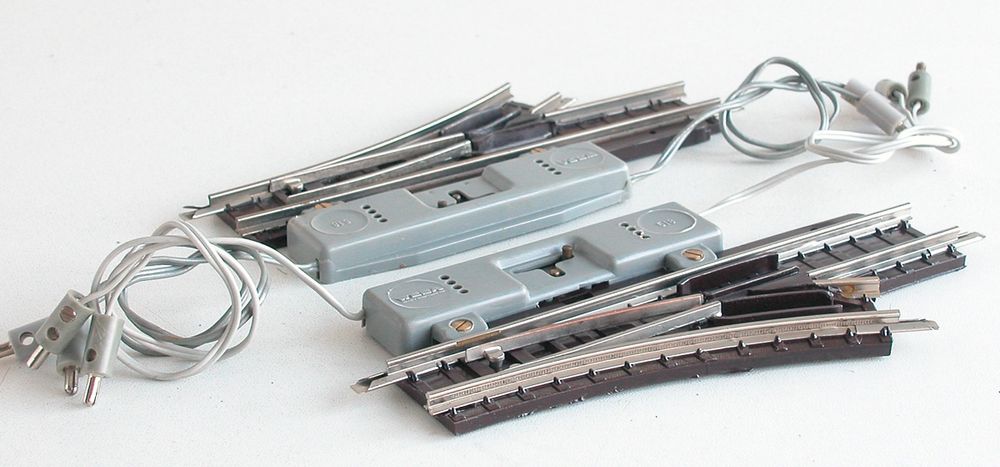 Wesa Weichenpaar 516 L/R elektrisch Spur 13mm (Gebraucht) in Oberwil BL für CHF 19 – mit ...