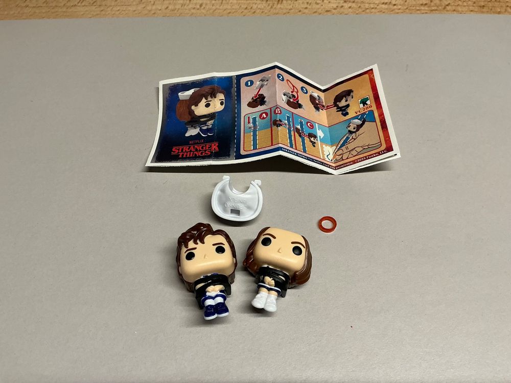 Kinder Joy Stranger Things Steve & Robin Stiftehalter (Neu (gemäss ...