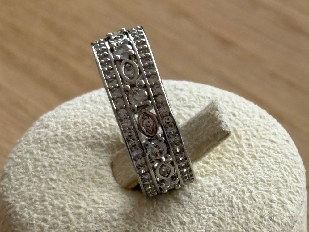 Luxus Gr.18/8 Ring Memoire Zirkonia Farbe Silber (Gebraucht) in Biel ...
