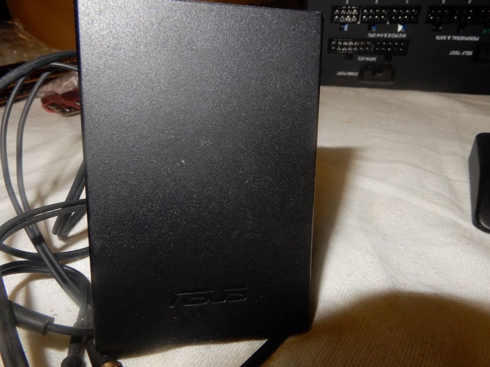 Asus RP-AC52 WLAN Repeater, Schwarz! ohne Karte (Defekt) in Worben für ...