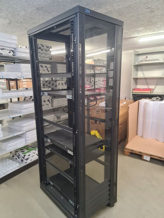 IBM Server Rack 42HE (Gebraucht) in für CHF 1 – nur Abholung auf ...