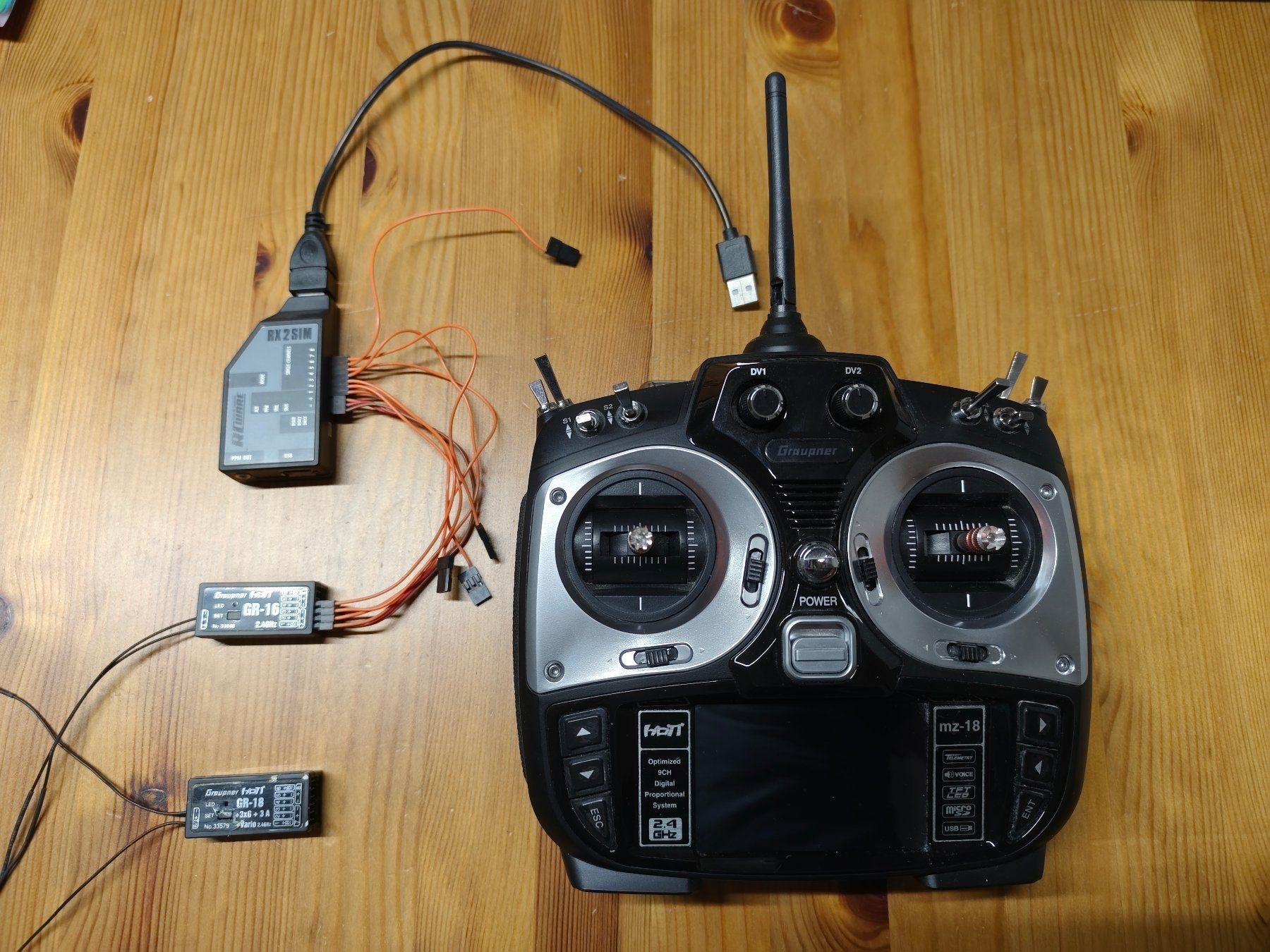 Graupner mz-18 HoTT 2.4 GHz Set inkl. GR-Empfänger & USB-Sim (Gebraucht ...