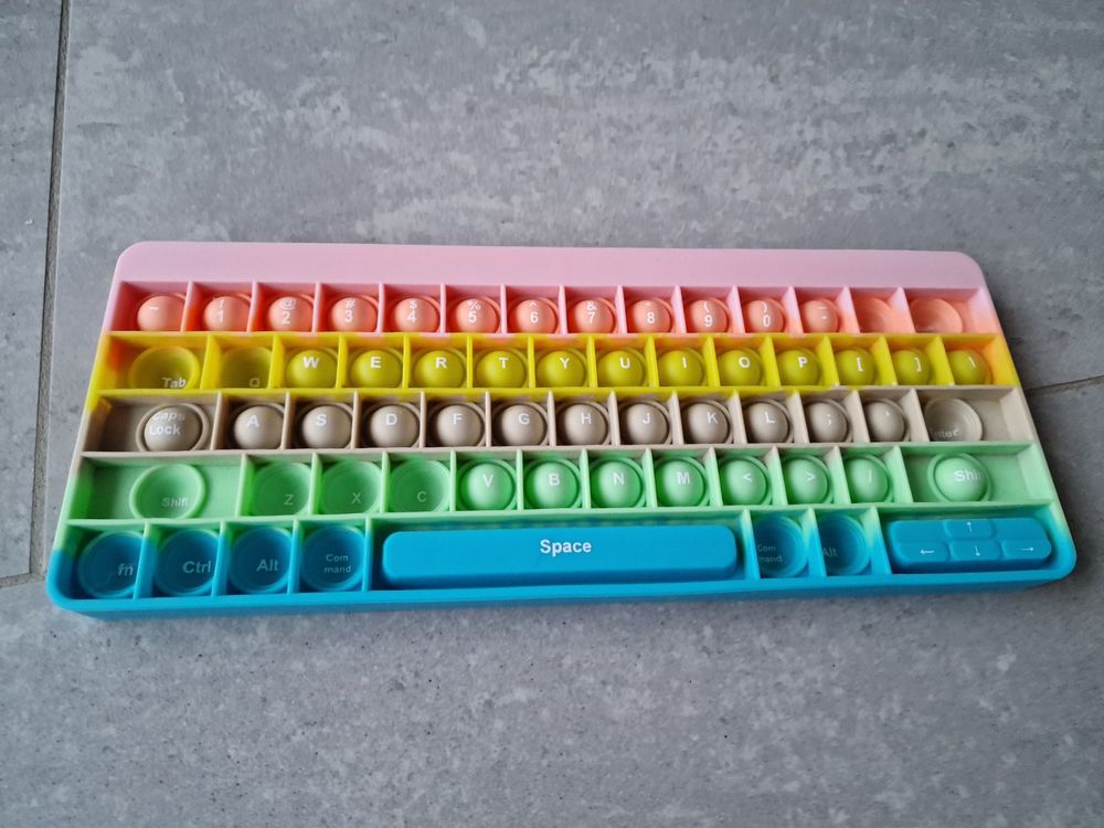 Pop it Popp - Tastatur farbig gross - Fidget Toy (Gebraucht) in Wilen b ...