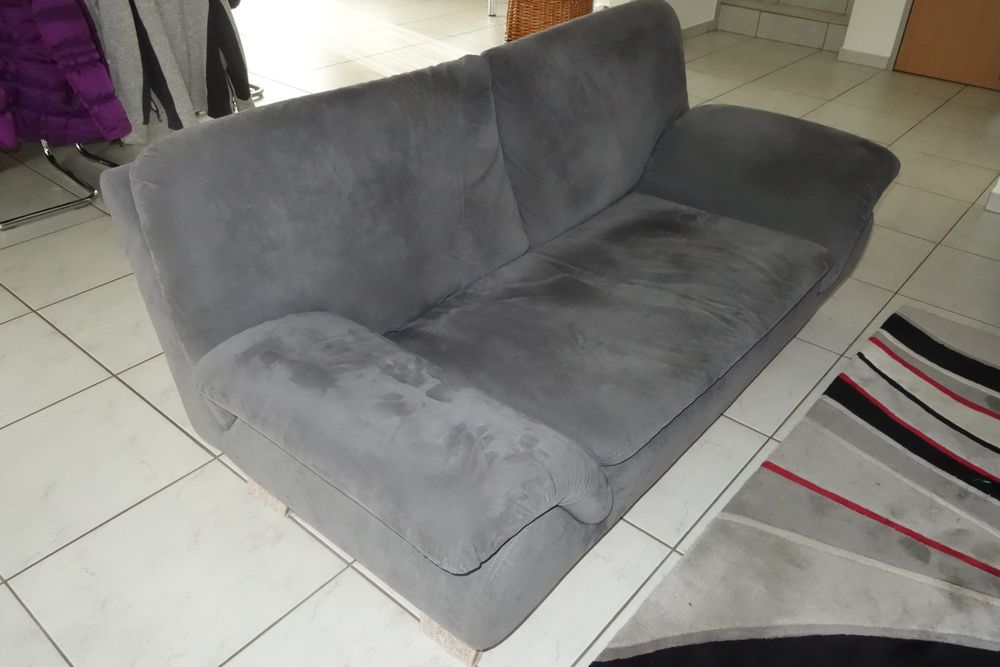 Alcantara Sofa 2er/3er zu Hammerpreis ab 1.- (Gebraucht) in Villmergen für CHF 1 – nur Abholung ...