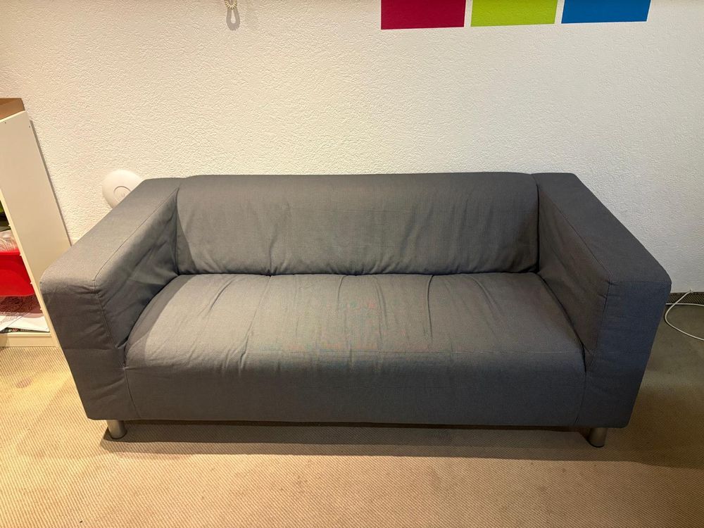 Graues KLIPPAN 2-er Sofa IKEA, 2 Stück Verfügbar (Gebraucht) in Thalwil für CHF 50 – nur ...
