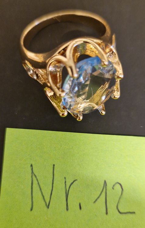 Goldfarbiger Ring mit grossem Stein und kl. weissen Stein... (Gebraucht ...