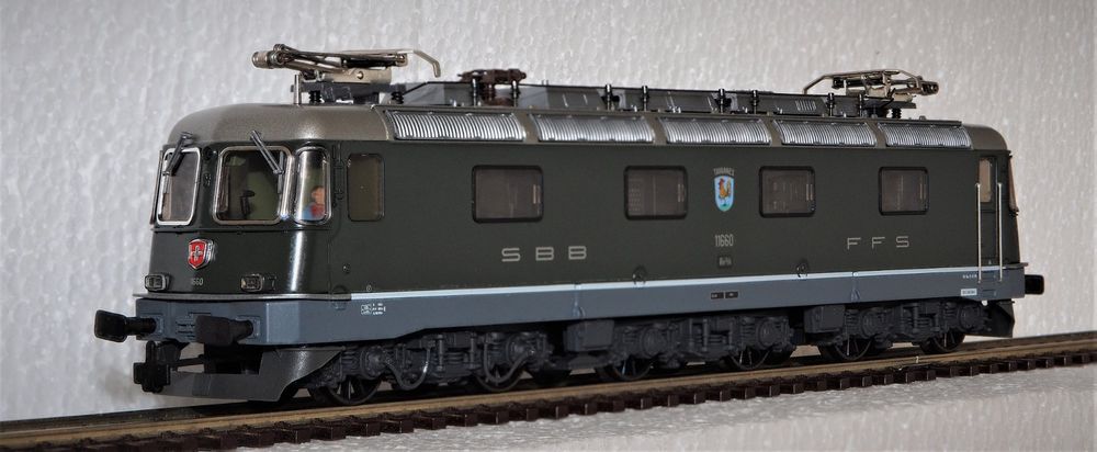 1X Lokomotiv HAG Re6/6 (Re620) und 6X Personenwagen Roco SBB (Neu ...