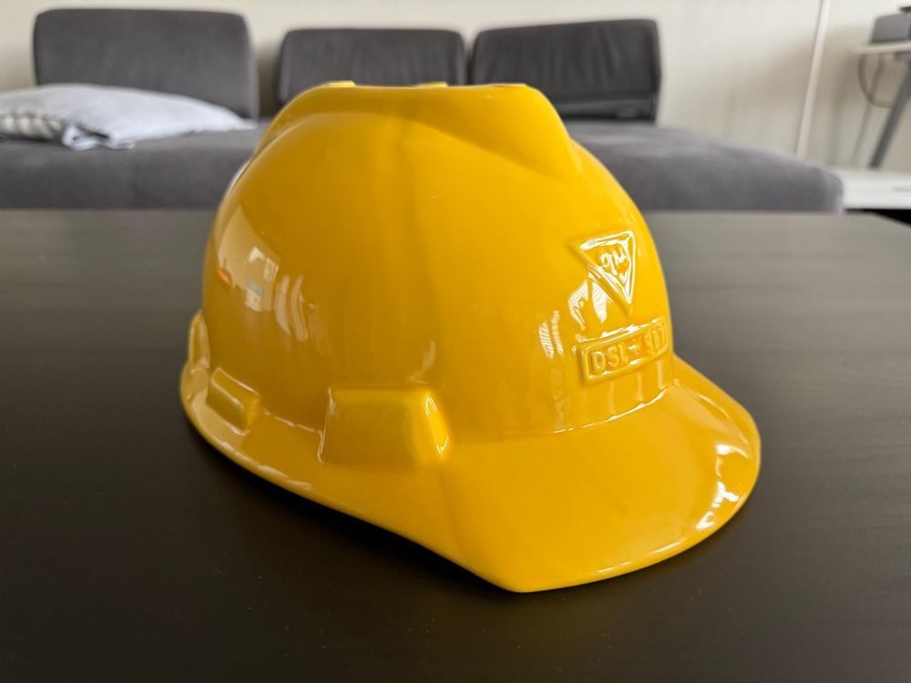 DIESEL LIVING mit SELETTI "Work is Over" dekorativer Helm | Kaufen auf ...