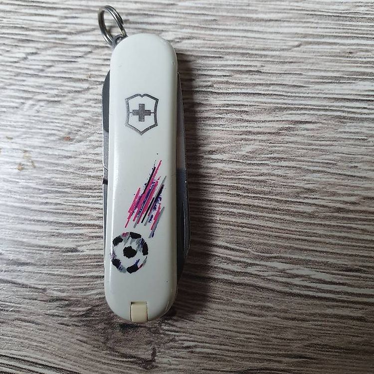 Victorinox Sackmesser Fussball Design Kult (Neu (gemäss Beschreibung ...