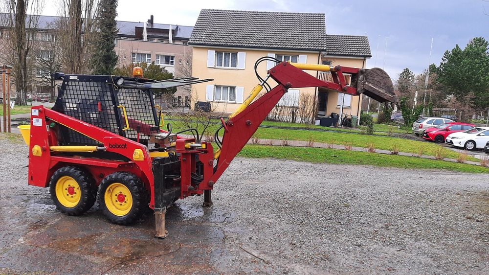 Bobcat 533 mit Schaufel, Schneepflug und Bagger (Gebraucht) in ...