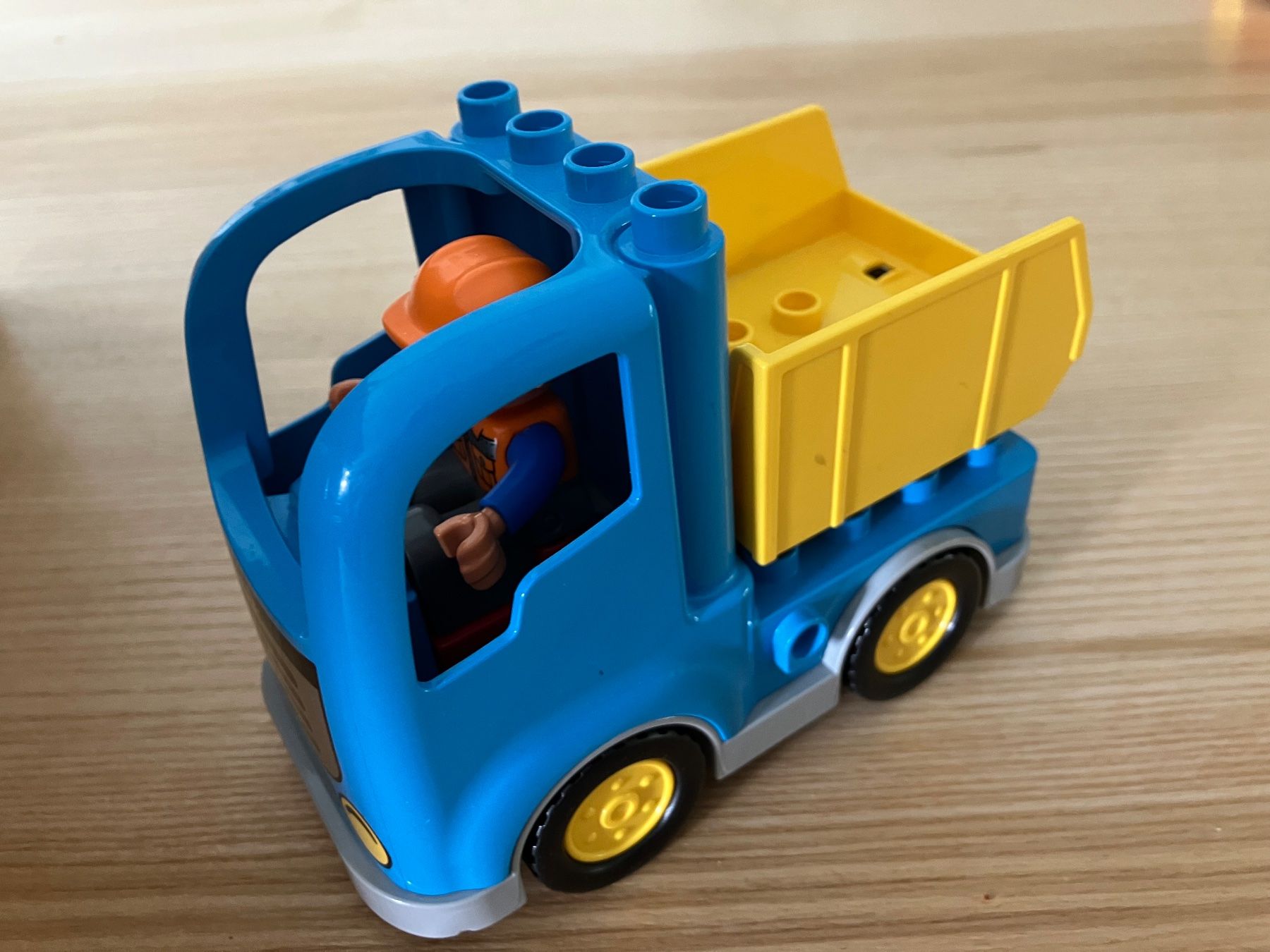 Duplo Kipplaster mit Figur - Perfekt f"ur kleine Baumeister! (Gebraucht ...
