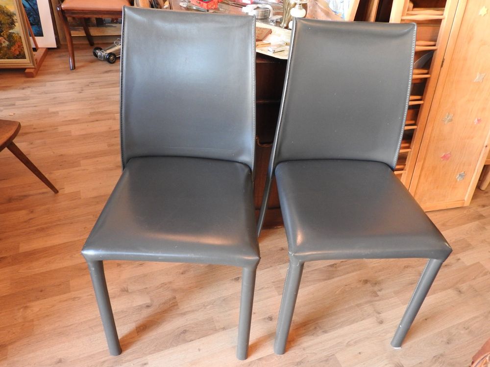 Essstühle / 2 Stühle - Leder modern (Gebraucht) in Stetten AG für CHF 5 – nur Abholung auf ...