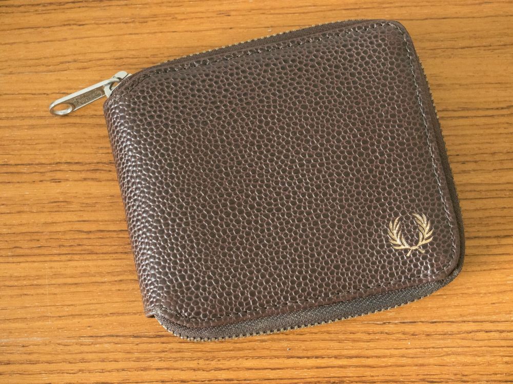 Fred Perry-Portemonnaie wallet braun, Körnung grain (Gebraucht) in Cham ...