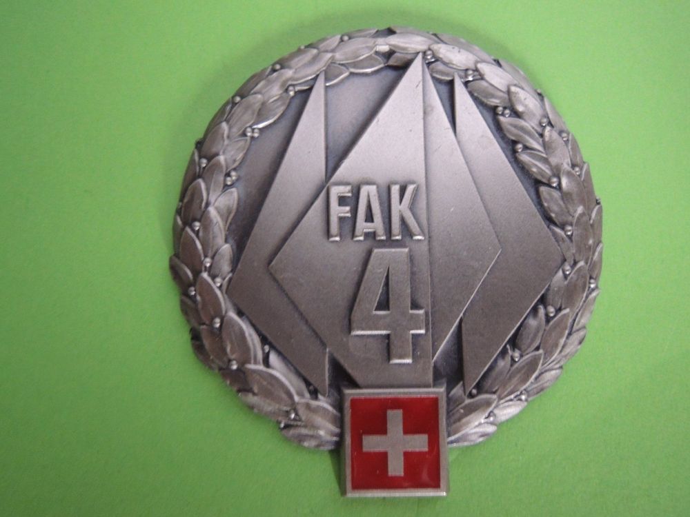 Schweizer Armee Emblem für Béret in sehr schönem Zustand (Gebraucht) in ...