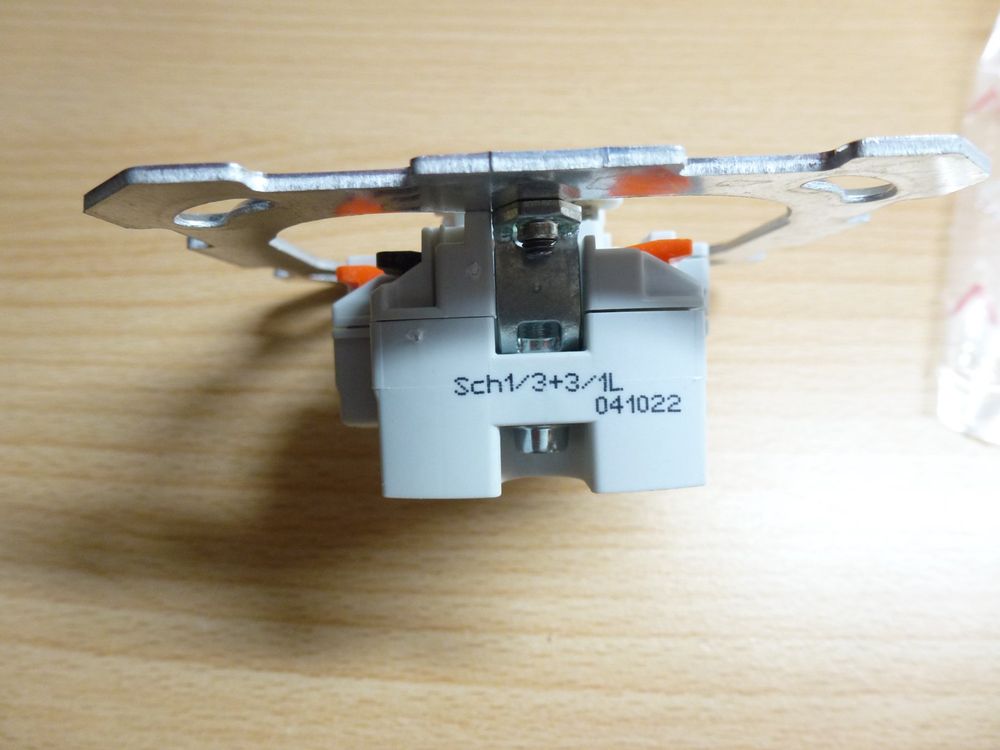 Feller Edizio Due UP Doppelschalter Sch3+3 weiss (Neu (gemäss Beschreibung)) in Hombrechtikon ...