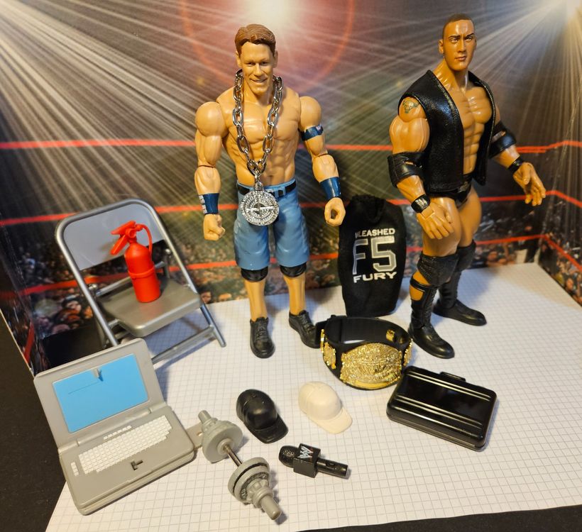 WWE Wrestling Figuren Set John Cena The Rock Zubehör (Gebraucht) in ...