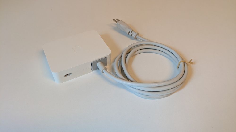 Apple Cinema Display 65W Power Adapter (Modell A1096) (Gebraucht) in ...
