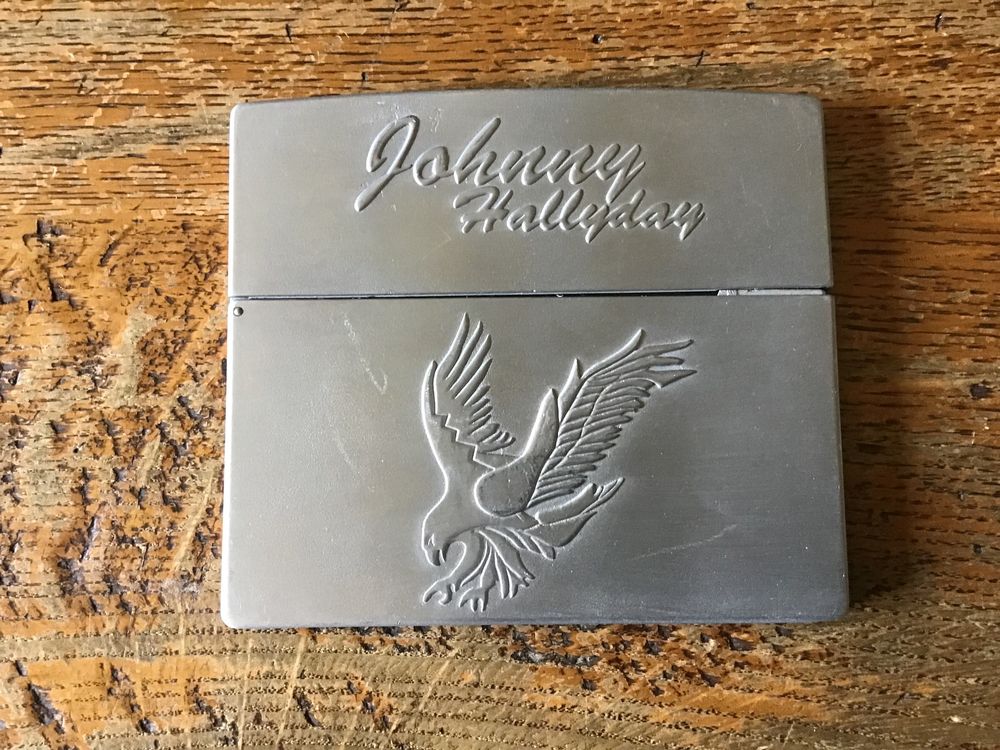 Coffret métal 2 CD Johnny Hallyday « Lorada Tour » (D'occasion) à Fully pour CHF 6 – avec ...