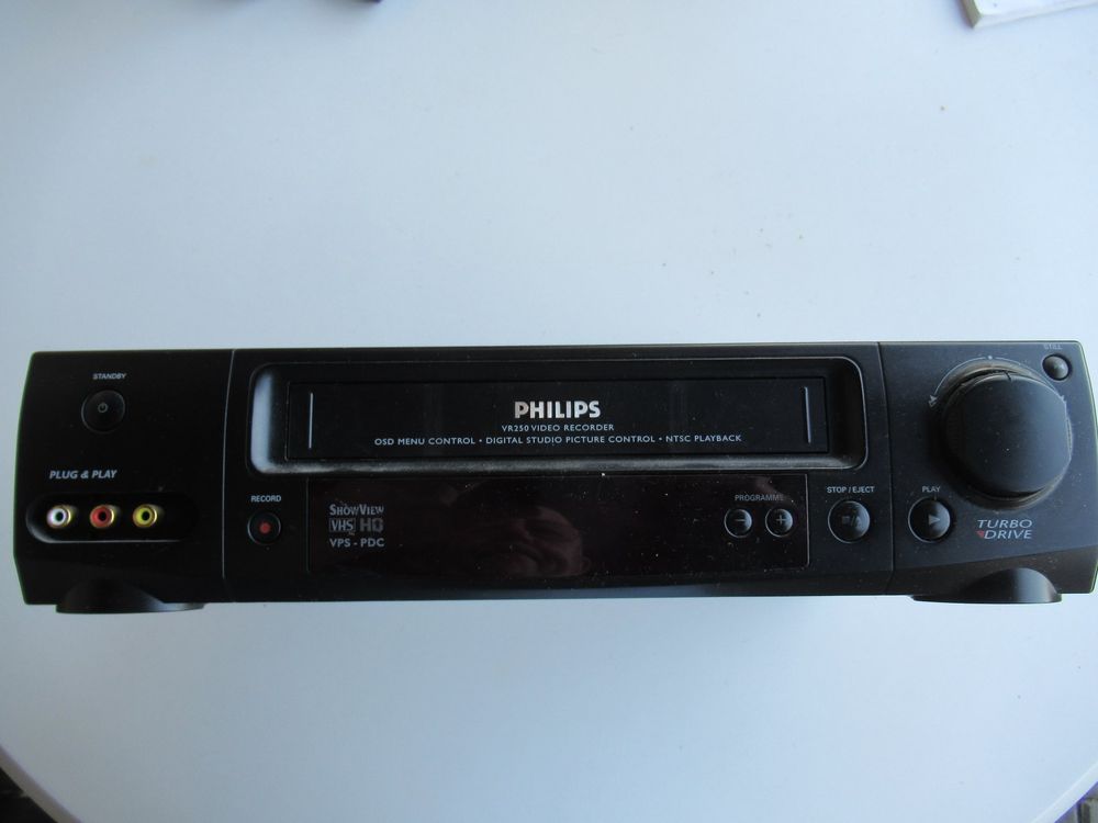 Videorecorder VHS Philips VR 250 mit 5 Videokassetten (Gebraucht) in ...