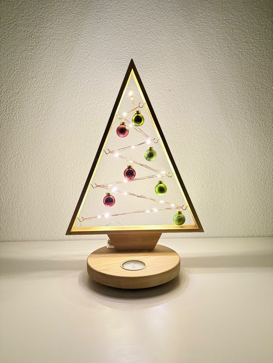 Dekorativer Holz-Christbaum "Linda" mit Kugeln & Lichter! (Neu (gemäss ...
