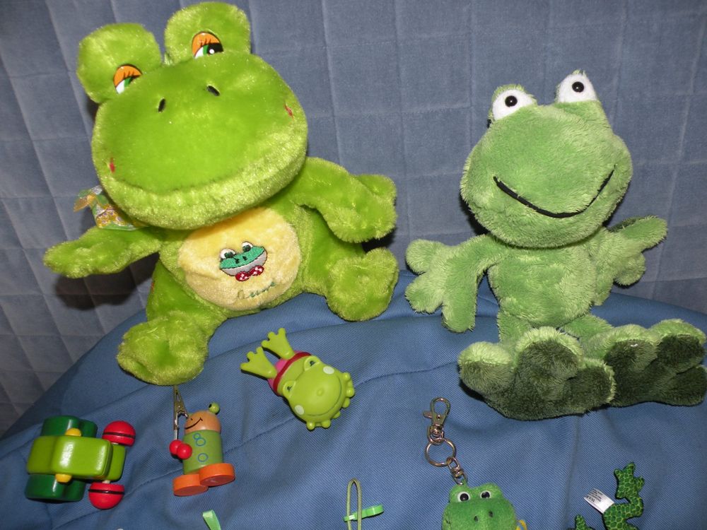 Frosch Sammlung Set 22 Stk Plüschtier Holzfigur Plastik Tier (Gebraucht ...