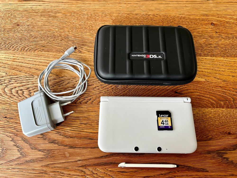 Nintendo 3DS XL weiss (Gebraucht) in Einsiedeln für CHF 161 – mit ...