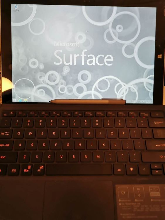 Surface pro 3 i7 4650U cracked screen (Gebraucht) in für CHF 102 – nur ...