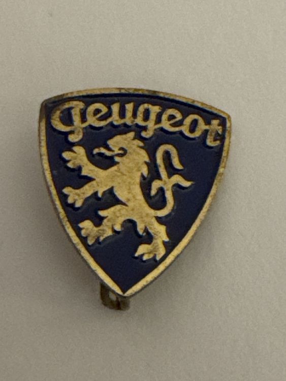 Médaille Peugeot - Broche Peugeot - Huguenin Locle (D'occasion) à GRAND - LANCY pour CHF 5 ...
