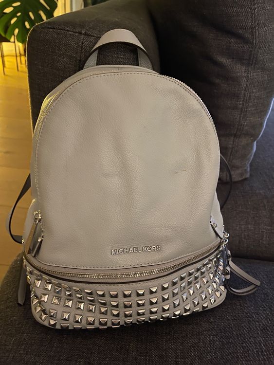 Michael Kors (used) backpack with silver rivets | Kaufen auf Ricardo