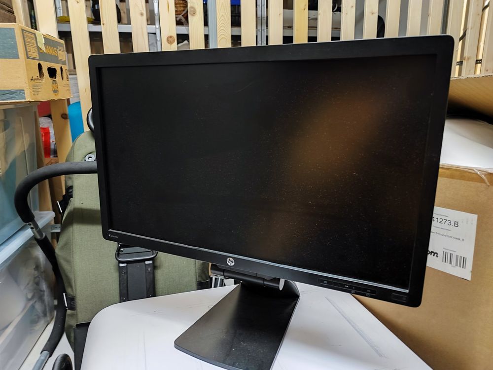 2x HP Z23i Monitor (Gebraucht) in Dübendorf für CHF 33 – nur Abholung ...