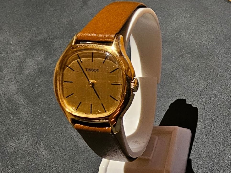 TISSOT SWISS MADE Vergoldet Damenuhr Handaufzug 30mm (Gebraucht) in ...