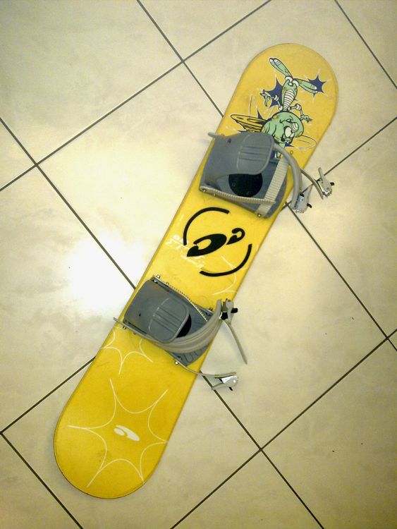 Crazy Creek Kinder Snowboard 110 cm mit Bindung | Kaufen auf Ricardo