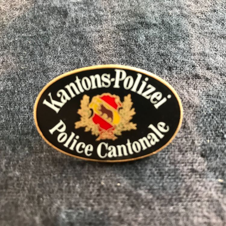 PIN KANTONS POLIZEI (Gebraucht) in Ostermundigen für CHF 2.2 – mit Lieferung auf Ricardo kaufen