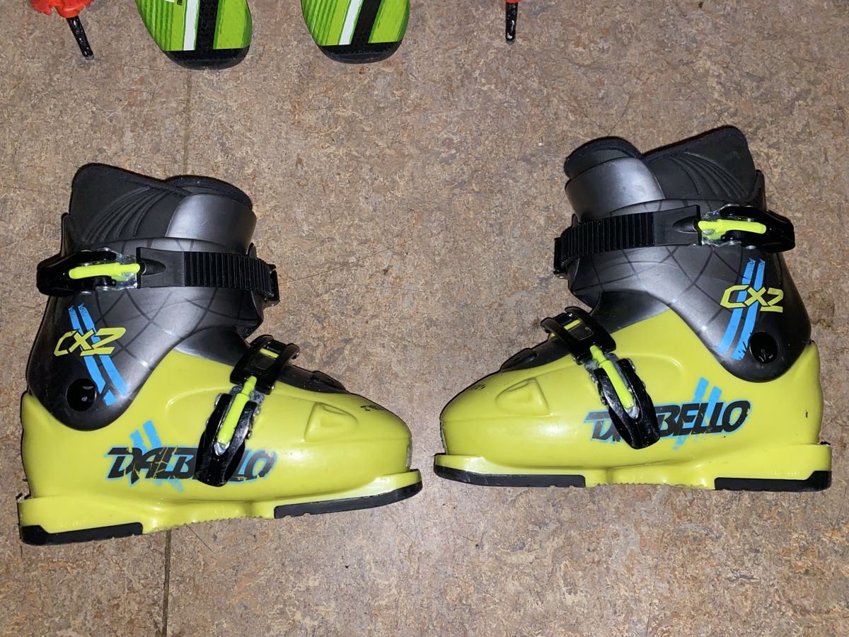 SKI ELAN 120cm + SKISCHUHE DALBELLO + SKISTÖCKE LEKI (Gebraucht) in ...