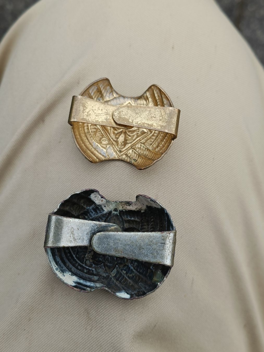 Zwei alte Pfadfinder Abzeichen / Halterung für Halstuch 1930 (Gebraucht ...