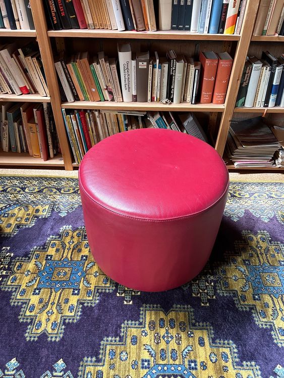Puff aus rotem Leder (Gebraucht) in Uster für CHF 30 – nur Abholung auf ...