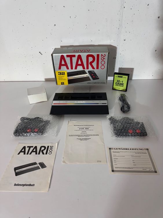 Atari 2600 Konsole mit OVP neuwertig ab 1.- | Kaufen auf Ricardo Atari 2600 Konsole mit OVP neuwertig ab 1.- | Kaufen auf Ricardo
