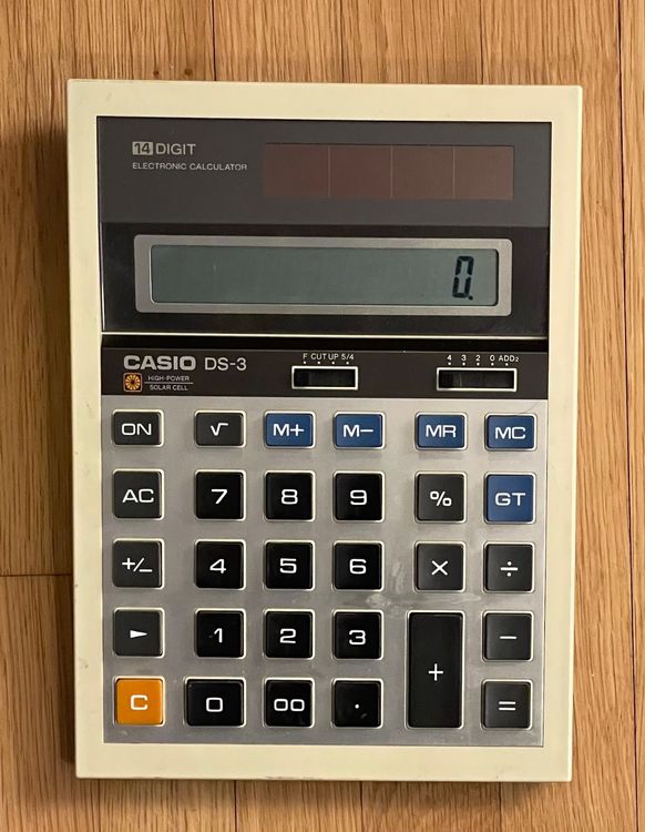 Alter Casio Taschenrechner im Jumboformat (Gebraucht) in für CHF 20 – mit Lieferung auf Ricardo ...