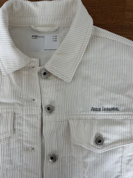 Jeansjacke gerippt (Neu (gemäss Beschreibung)) in Rehetobel für CHF 10 – mit Lieferung auf ...