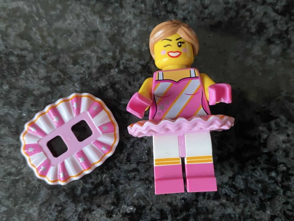 LEGO Minifigur Ballerina, neuwertig, mit extra Tutu - | Kaufen auf Ricardo