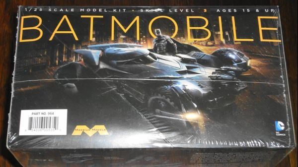 Moebius Models Batmobile Dawn of Justice 1:25 (Neu und originalverpackt ...
