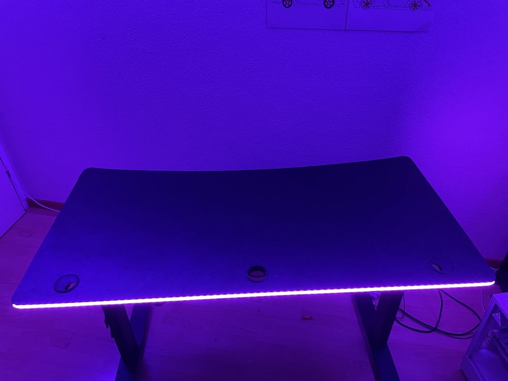 Gaming Tisch 120cm 60cm mit led | Kaufen auf Ricardo