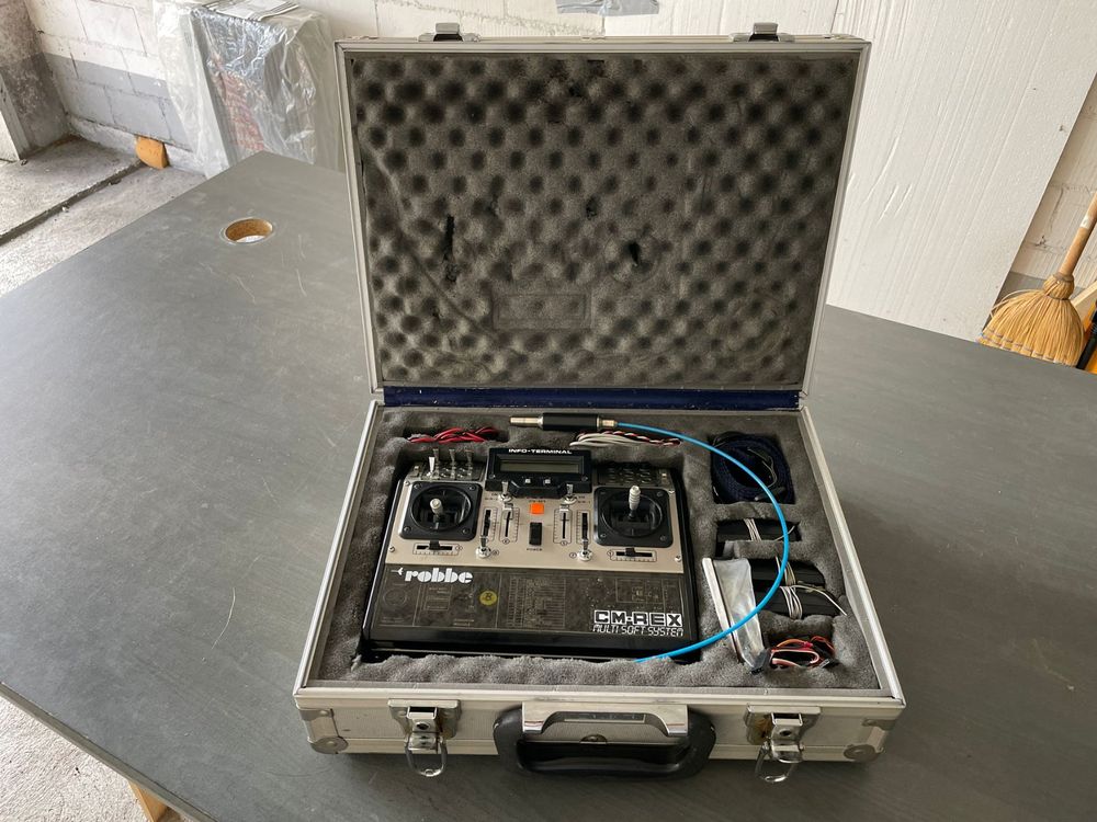 Fernbedienung robbe für Flugzeug und RC Autos mit Koffer (Gebraucht) in ...