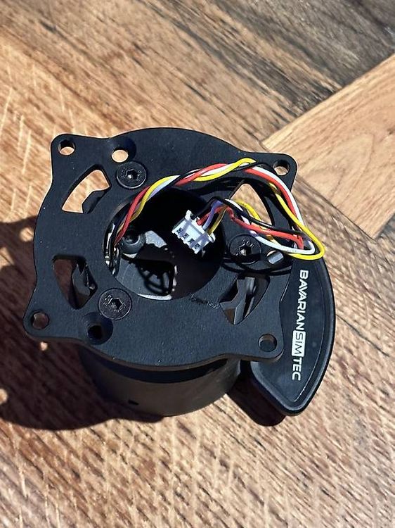 Asetek Invicta 27Nm Wheelbase + Invicta QR (Gebraucht) in Beatenberg ...