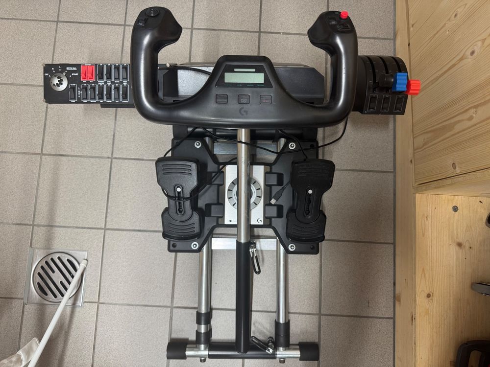 Logitech Flight Yoke System, Switch Panel, Rudder Pedals, .. (Gebraucht ...